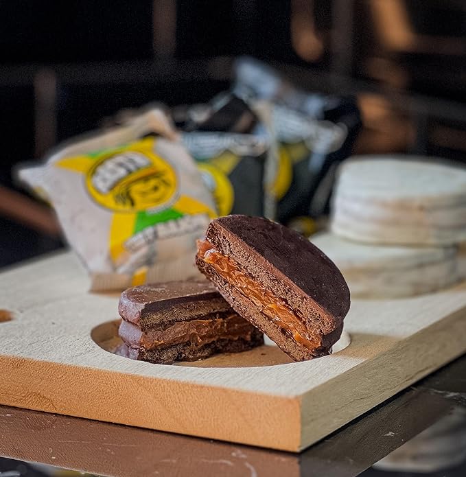 Alfajor Rasta Milk Chocolate with Dulce de Leche 70 g / 2.4 oz